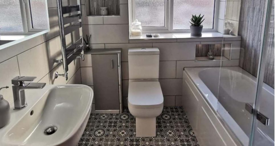 How to Handle the Mess Before a Plumber Arrives During Emergency ...